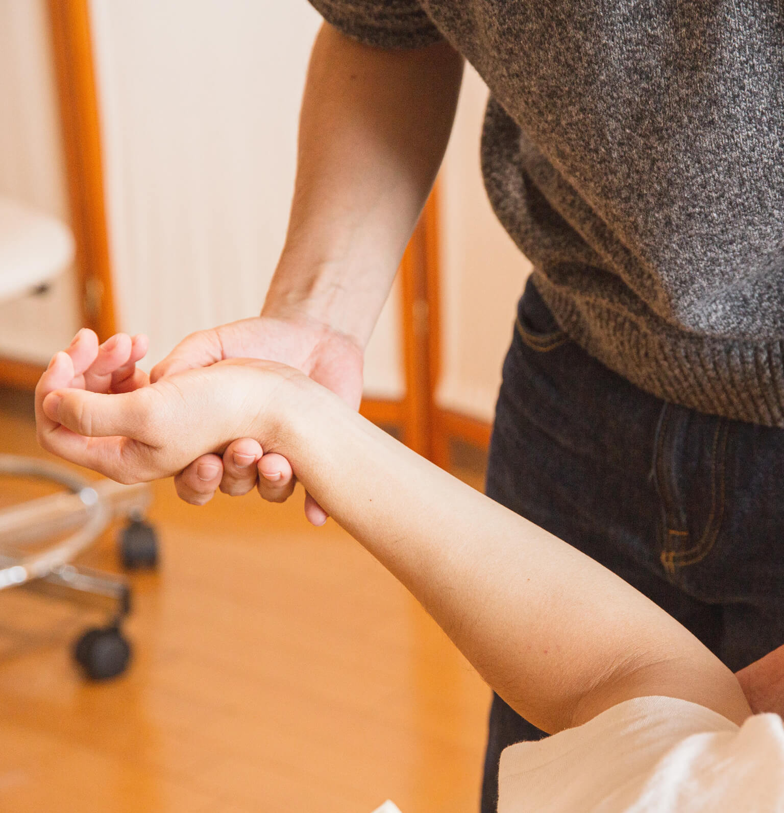 Forearm pain: Common causes, diagnosis & treatment | HFE Blog